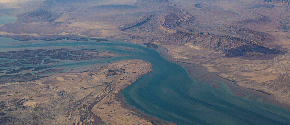 A top Iranian official pledges attacks on tankers looking to pass ...